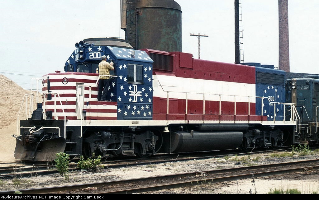 B&M 200--Bicentennial GP38-2